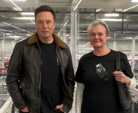 About What’s Up Tesla