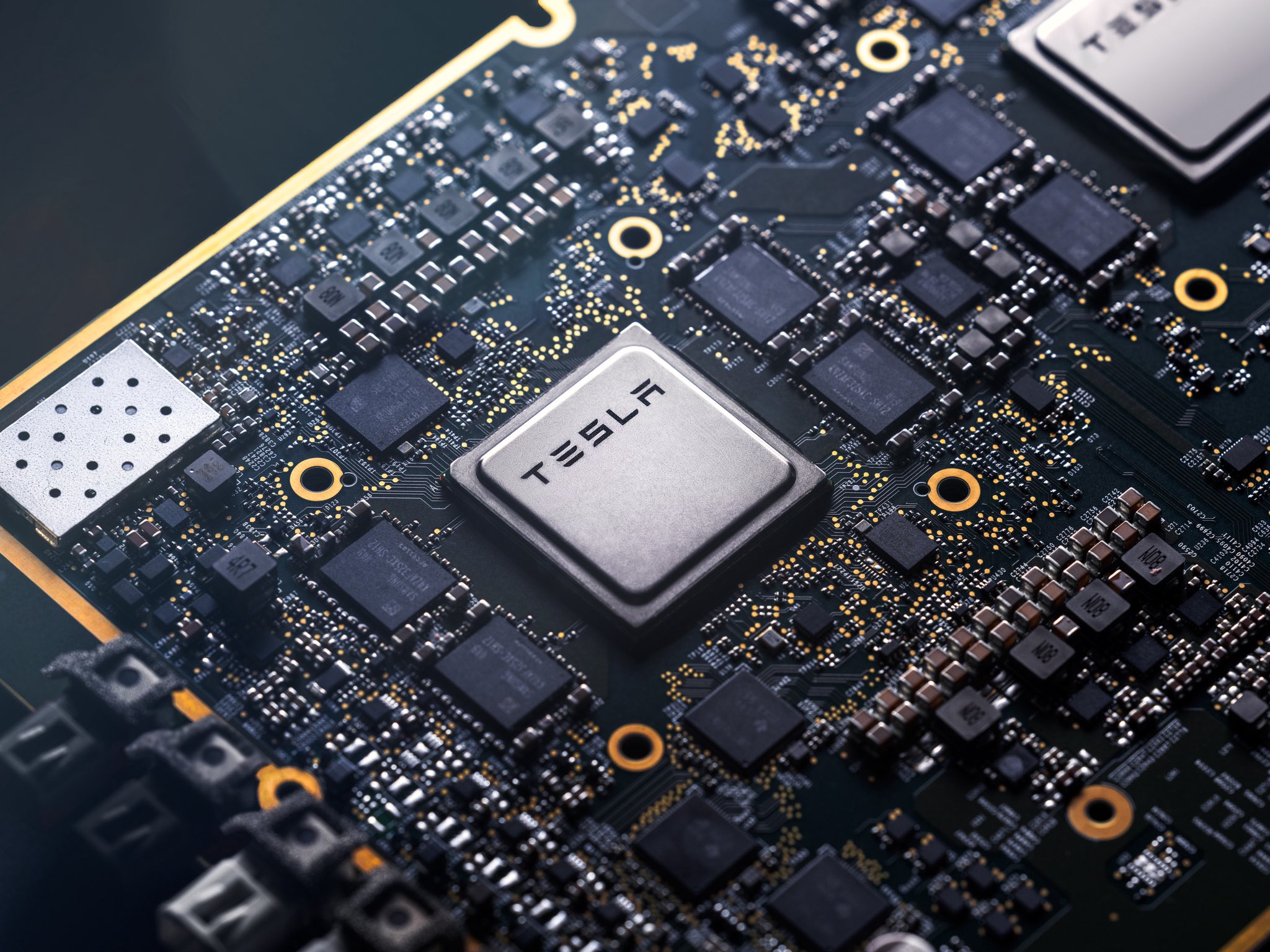 Tesla Details AI4 Chip with Failover Redundancy